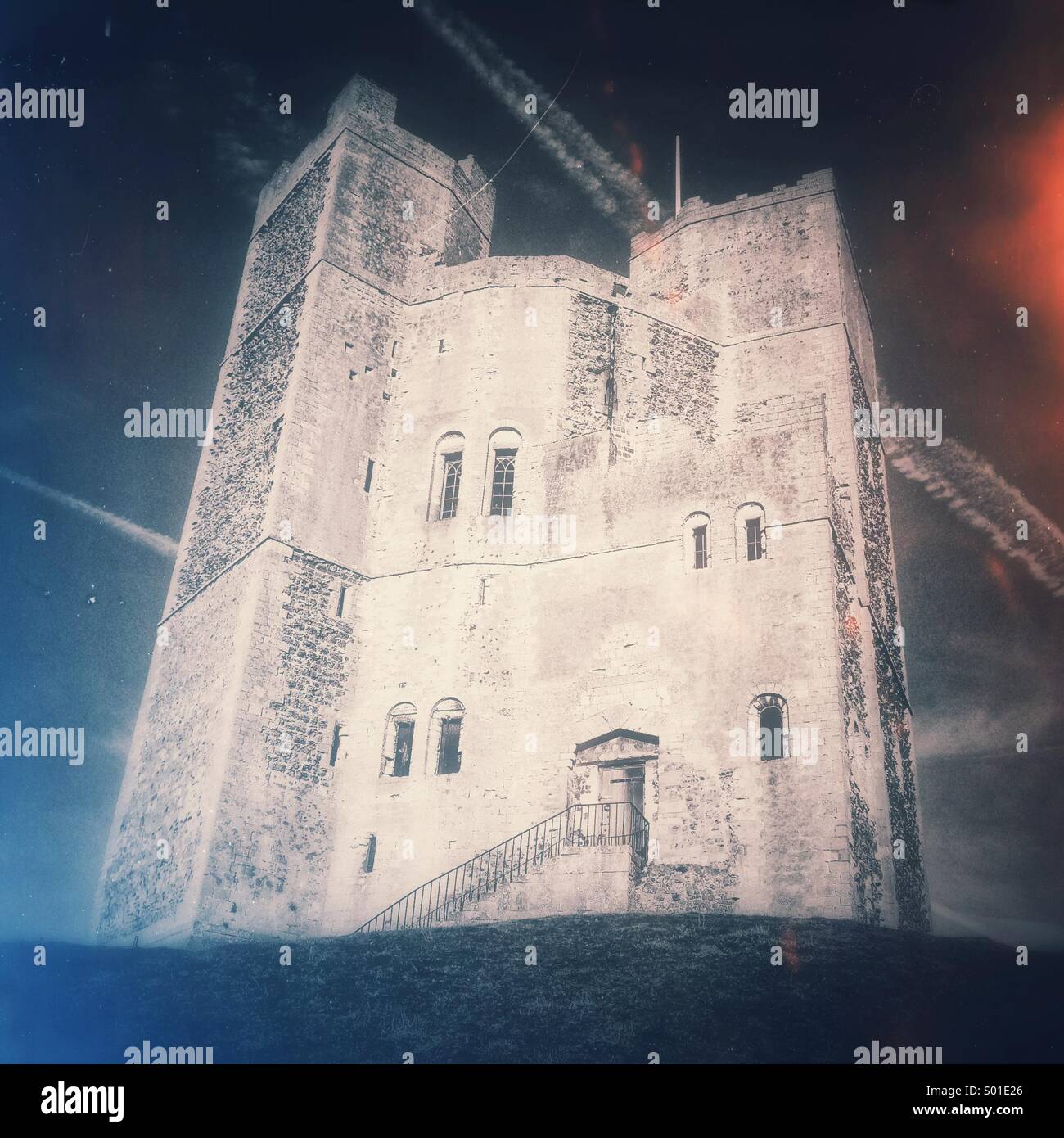 Medieval castle under attack hi-res stock photography and images - Alamy