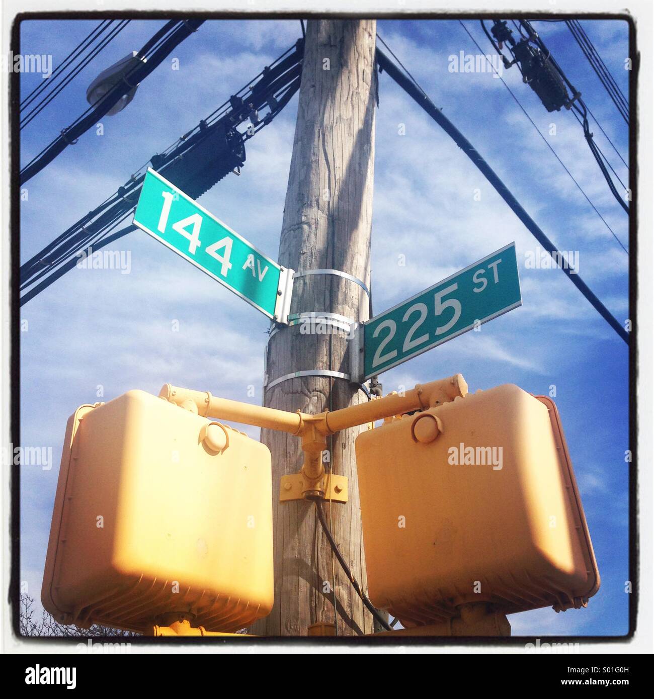 New york city street signs hi-res stock photography and images - Alamy
