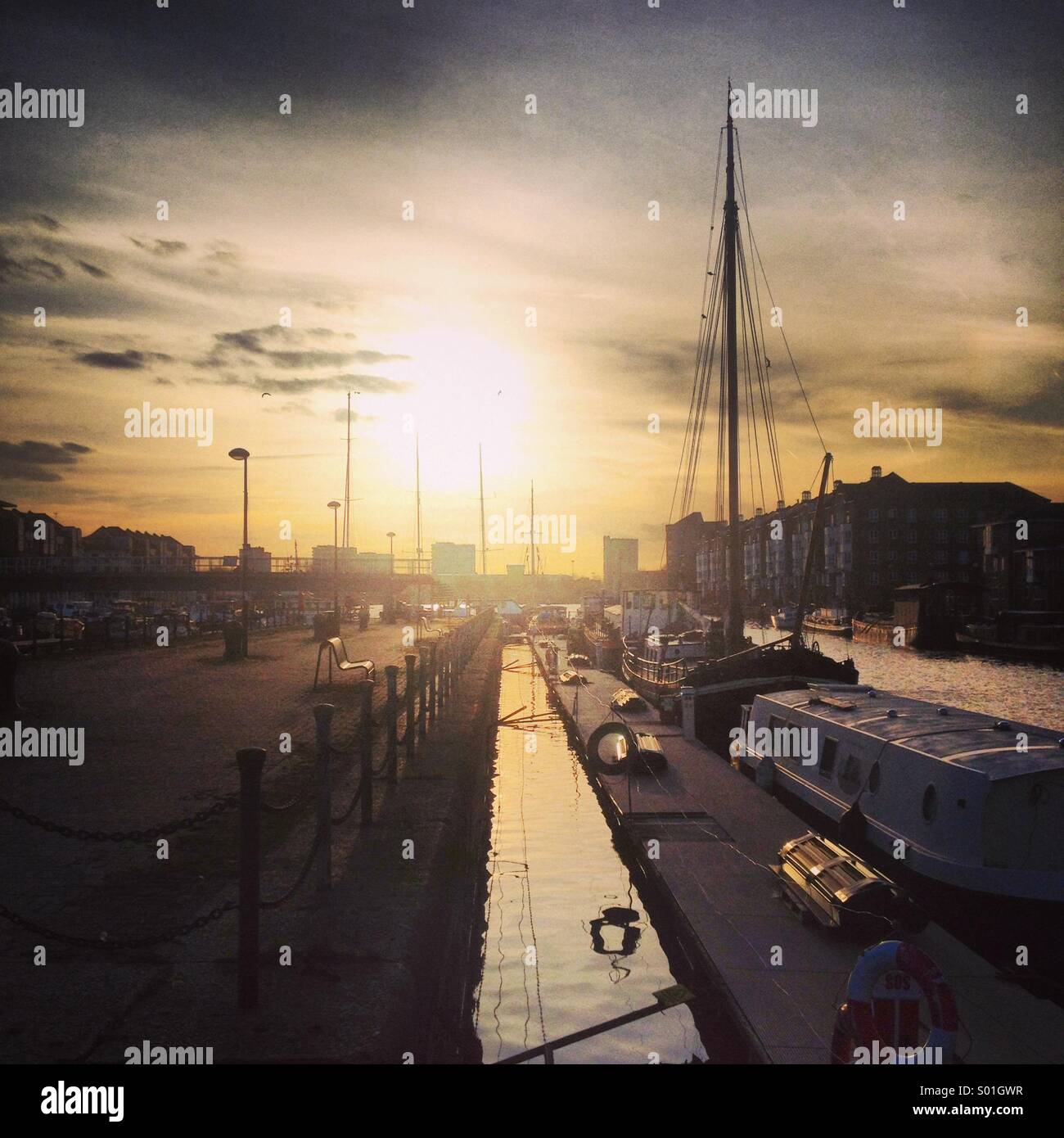 Surrey docks development hi-res stock photography and images - Alamy