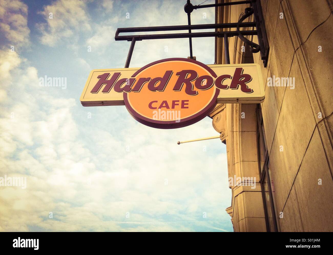 Hard rock cafe london sign hi-res stock photography and images - Alamy