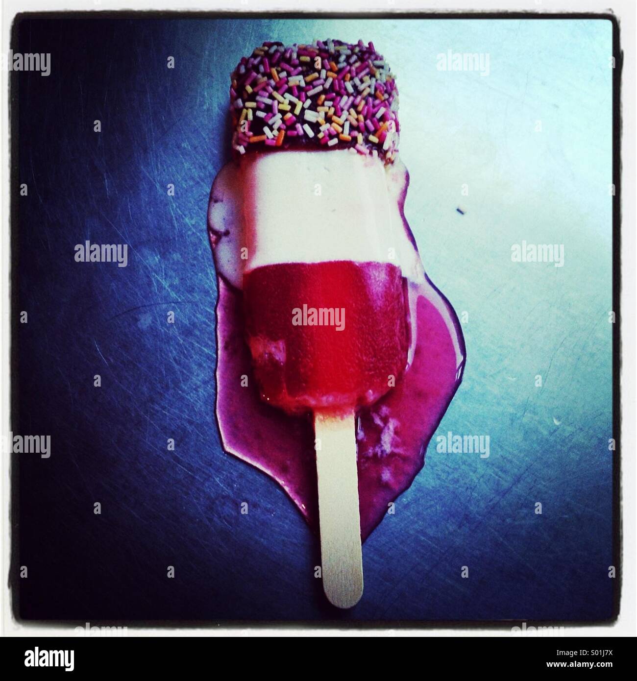 Melting ice lolly hi-res stock photography and images - Alamy