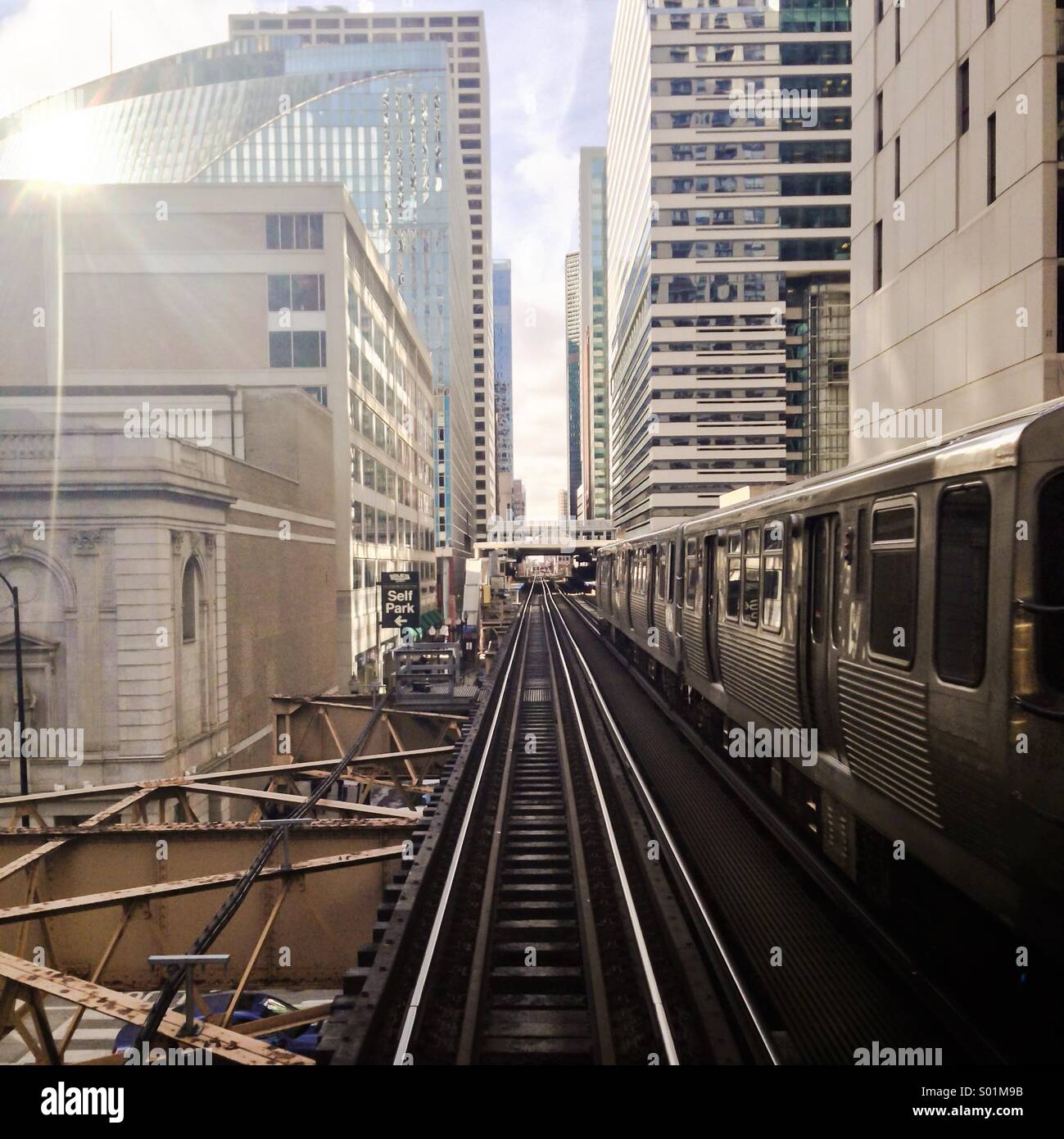 Chicago elevated hi-res stock photography and images - Alamy