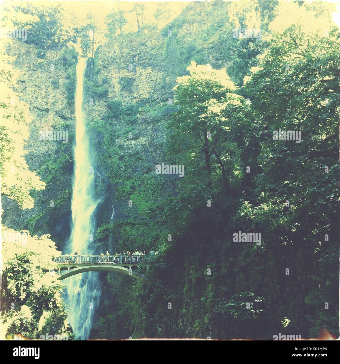 Bridge multnomah falls hi-res stock photography and images - Alamy