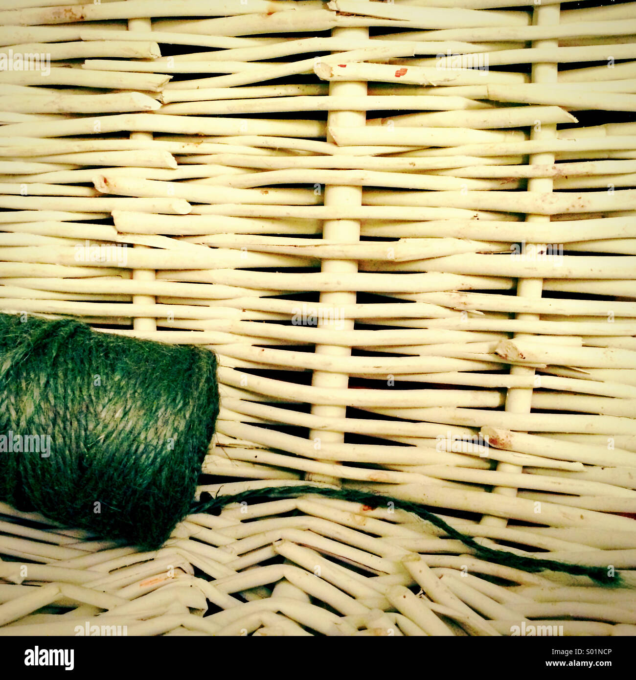 Green string hi-res stock photography and images - Alamy