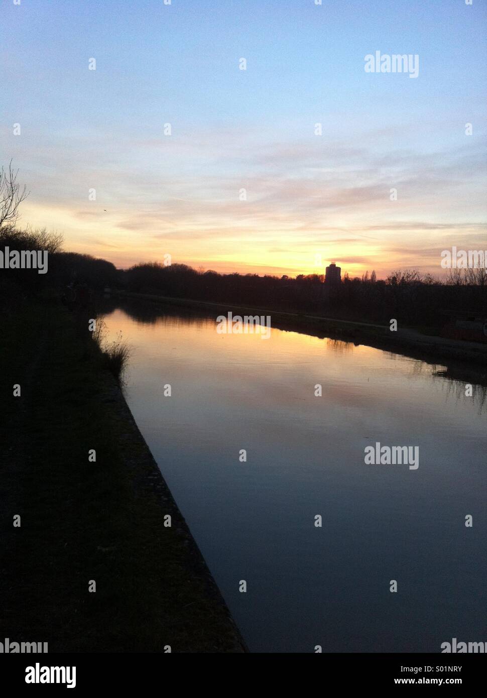 Sunset over Wolverton from the Grand Union Canal Stock Photo - Alamy