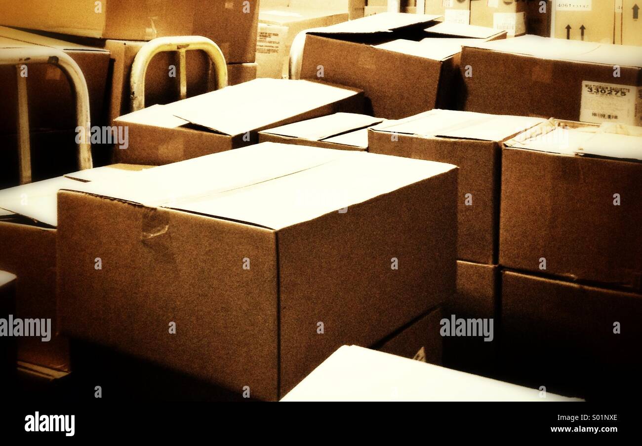 Organized boxes hi-res stock photography and images - Alamy