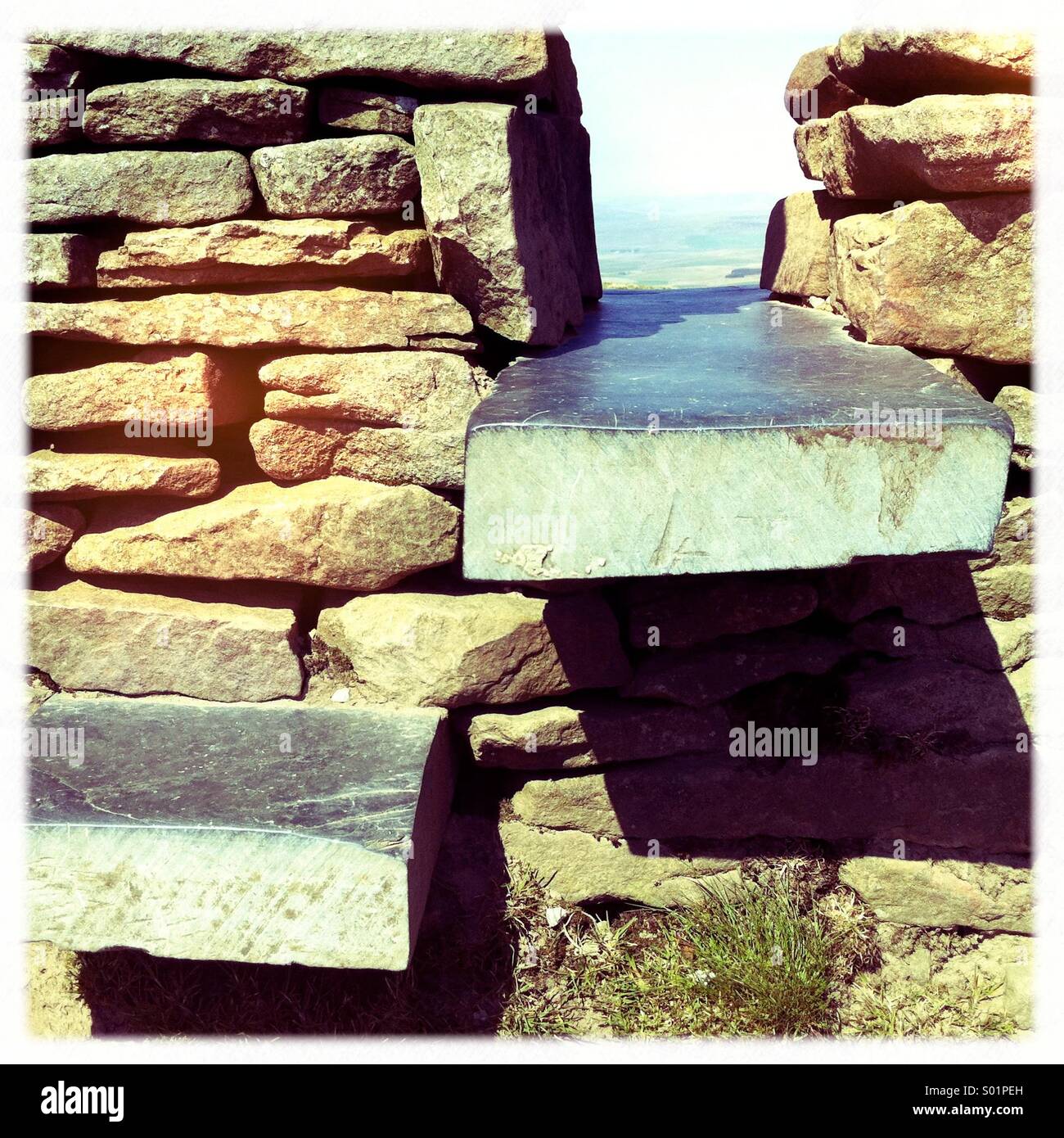 Slate dry stone wall hi-res stock photography and images - Alamy