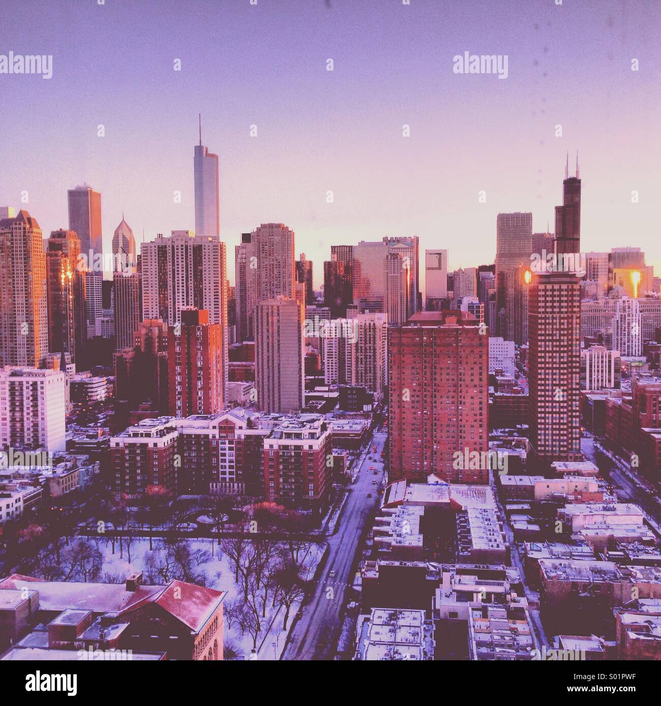 Chicago skyline at sunrise hi-res stock photography and images - Alamy