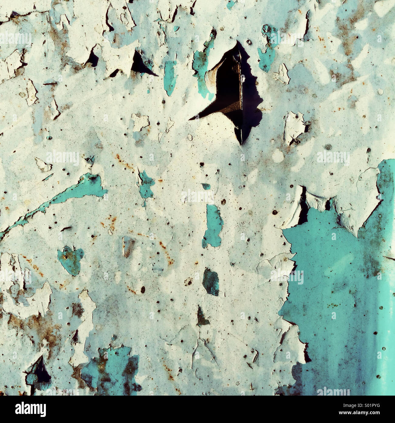 Peeling flaking white paint hi-res stock photography and images - Alamy