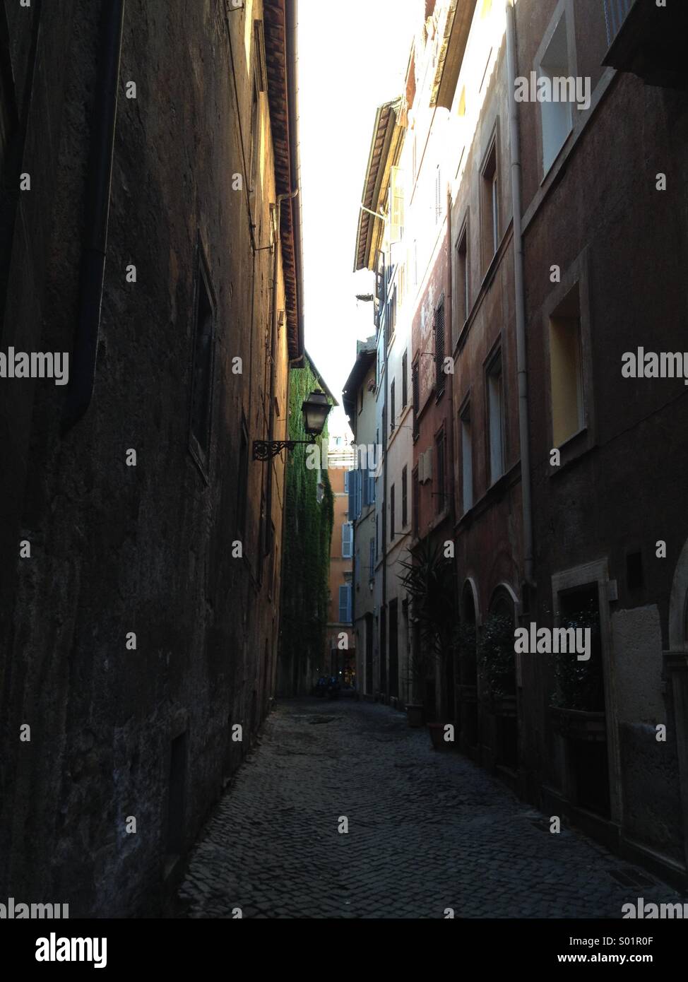 Vicolo rome hi-res stock photography and images - Alamy