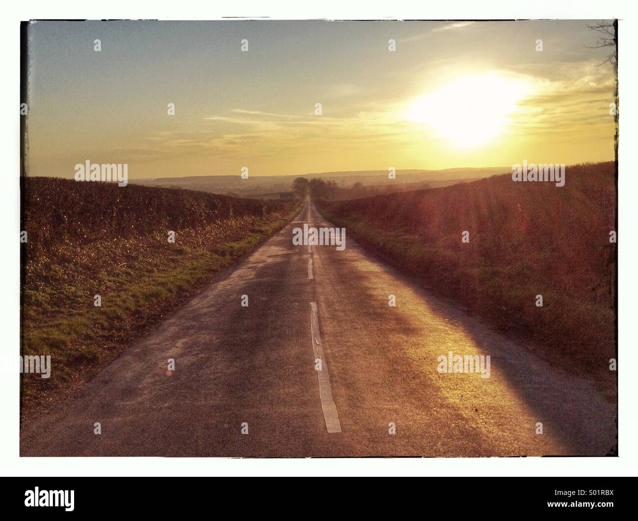 Long road hi-res stock photography and images - Alamy