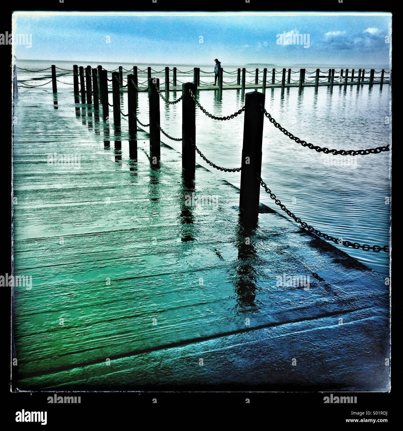 Crossing walkway hi-res stock photography and images - Alamy