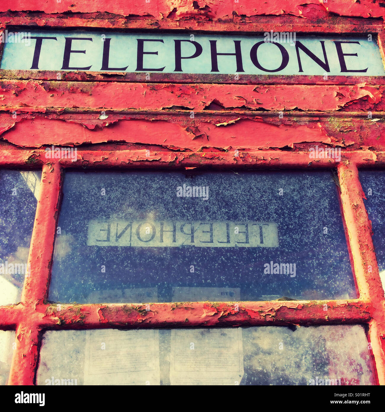 Retro red telephone box hi-res stock photography and images - Alamy