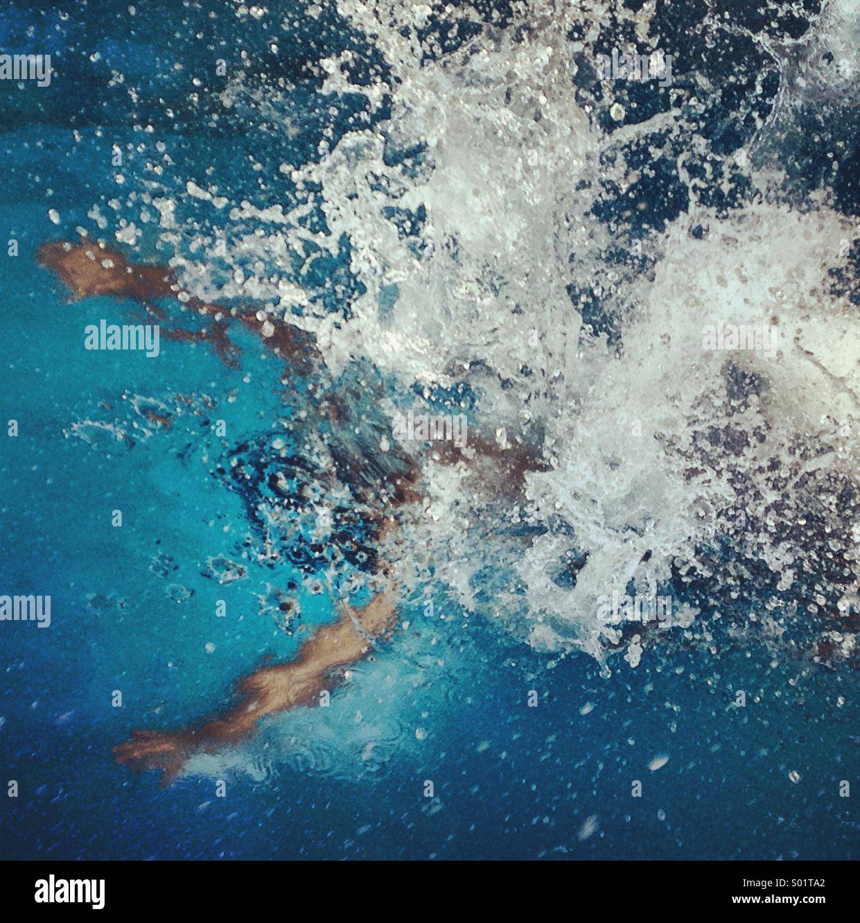 Splash pool blue hi-res stock photography and images - Alamy