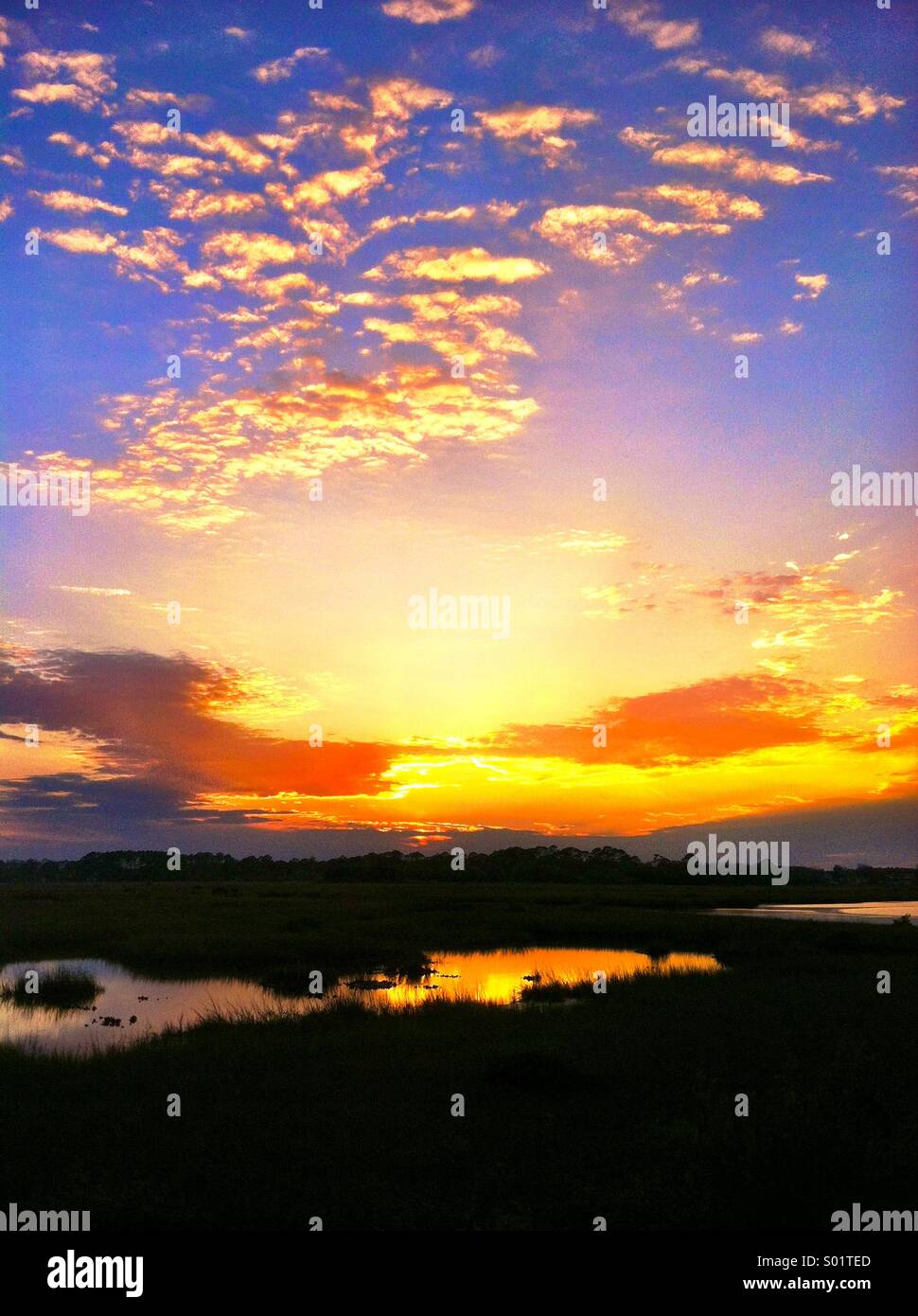 Blue sunset hi-res stock photography and images - Alamy