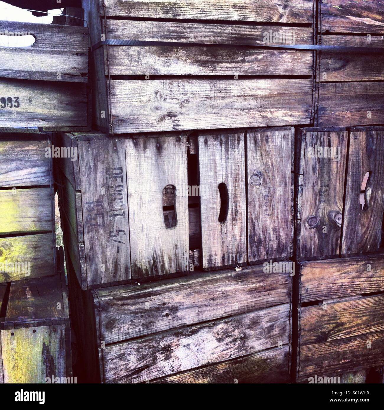 Vintage crates hi-res stock photography and images - Alamy