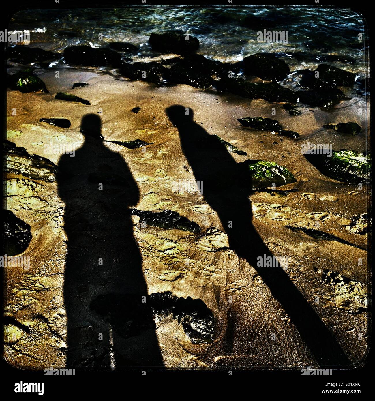 Beach conversation hi-res stock photography and images - Alamy