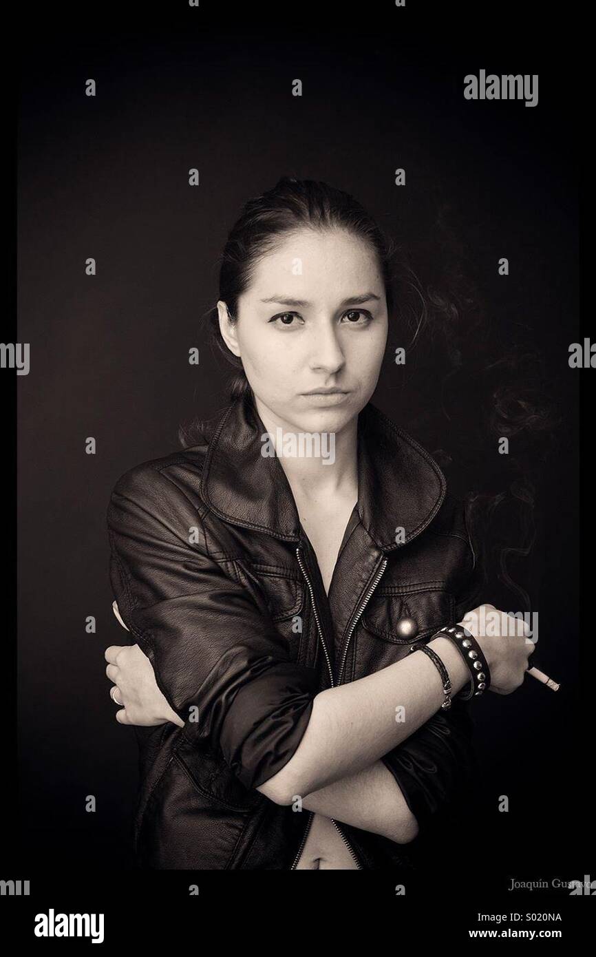 Cigarrete smoke hi-res stock photography and images - Alamy