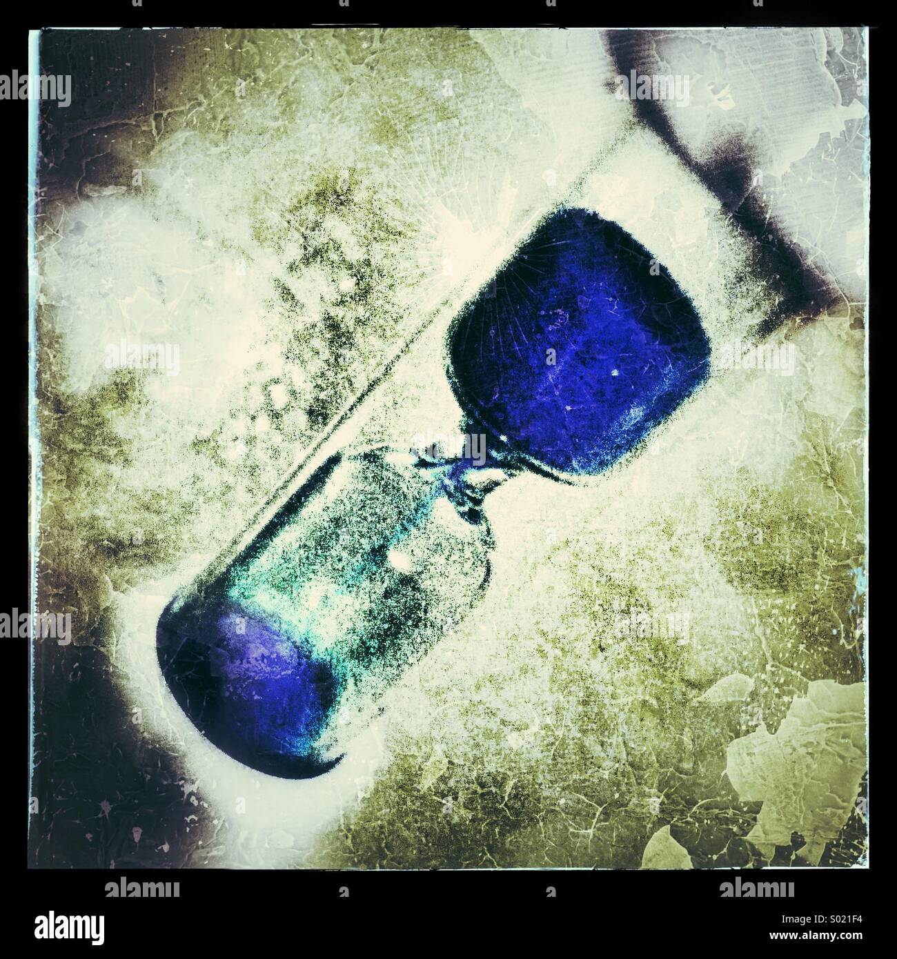 Sand timer running out hi-res stock photography and images - Alamy