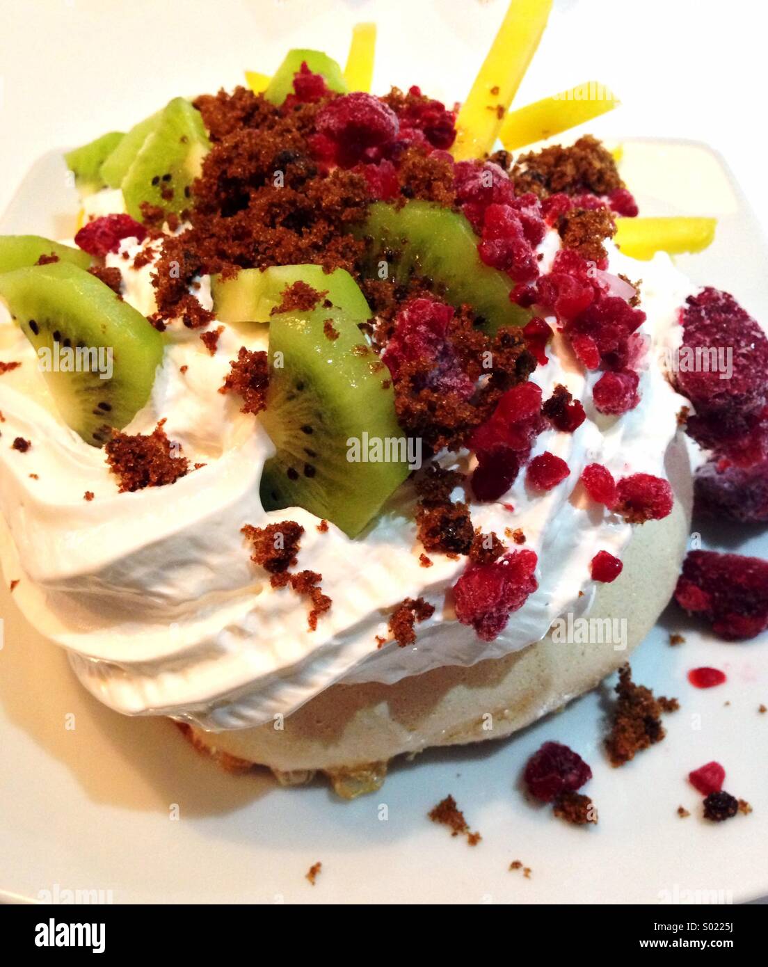 Australian pavlova hi-res stock photography and images - Alamy