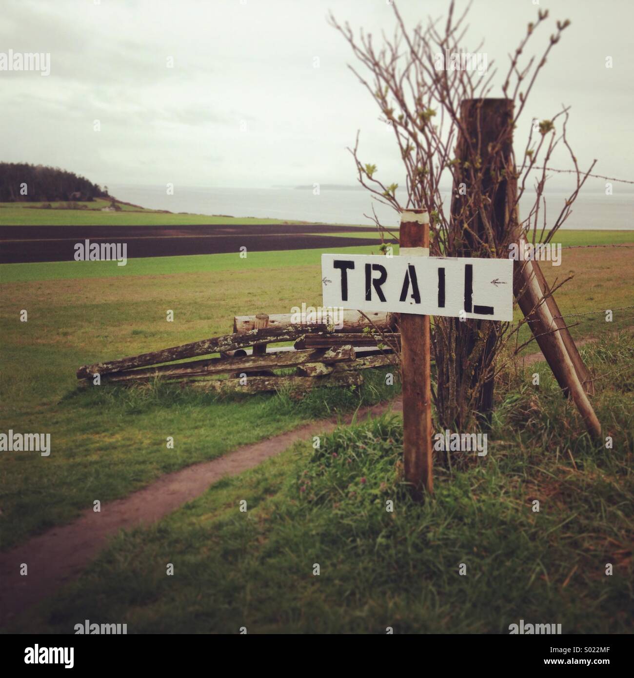 Sign trailhead hi-res stock photography and images - Alamy