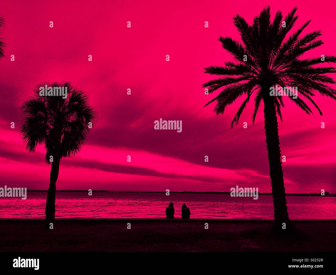 Pink sky sunset hi-res stock photography and images - Alamy