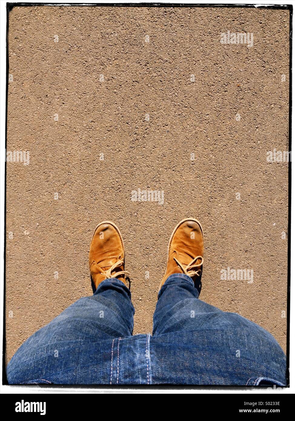 Empty feet hi-res stock photography and images - Alamy
