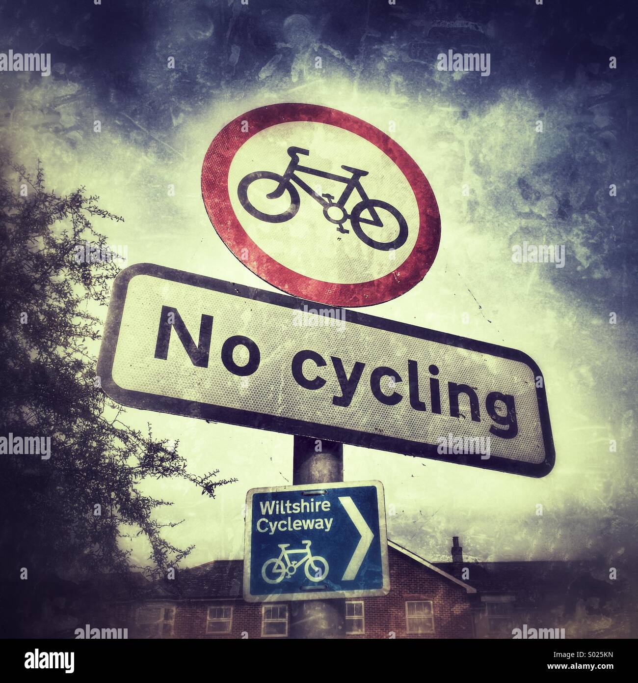 Cycle with no cycle sign hi-res stock photography and images - Alamy