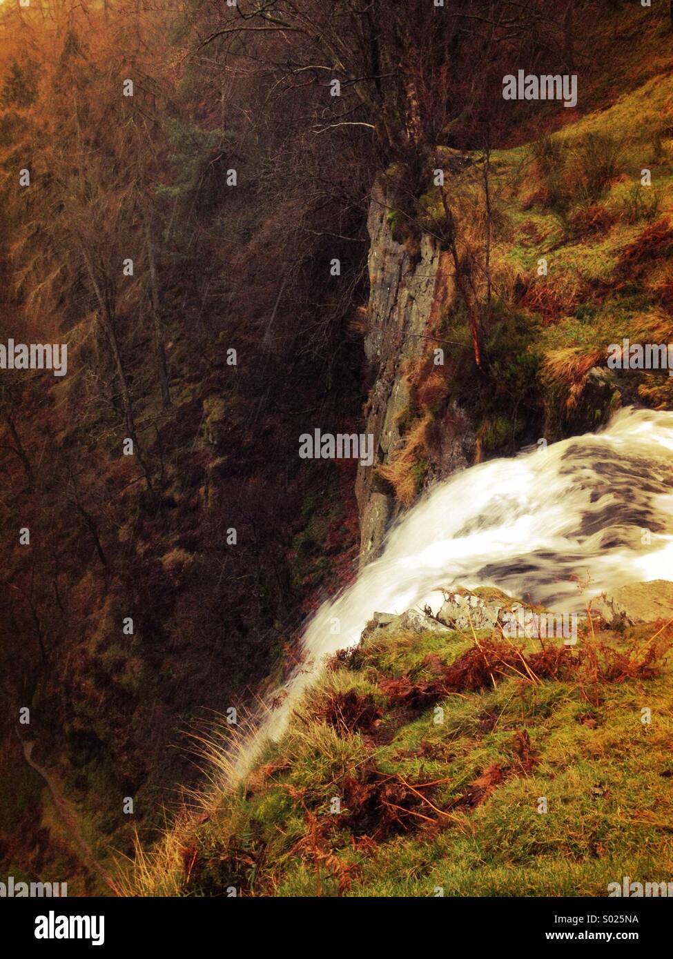 Edge of a waterfall hi-res stock photography and images - Alamy