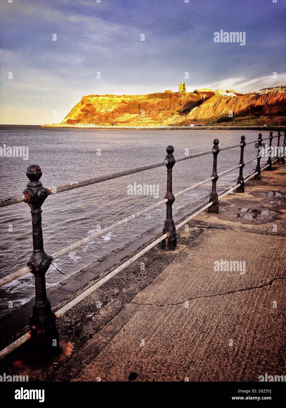 Scarborough seafront hi-res stock photography and images - Alamy