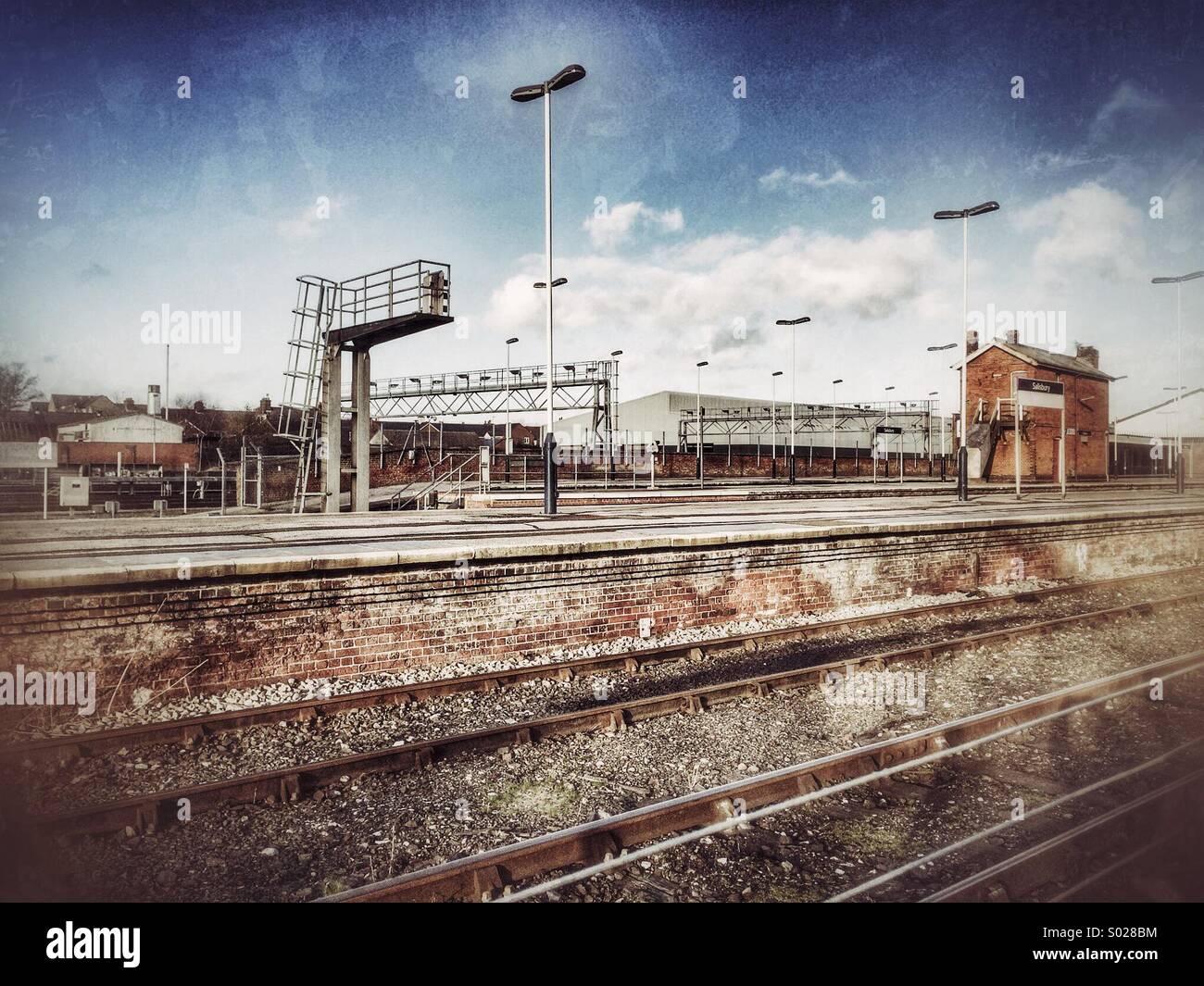 Salisbury railway station hi-res stock photography and images - Alamy