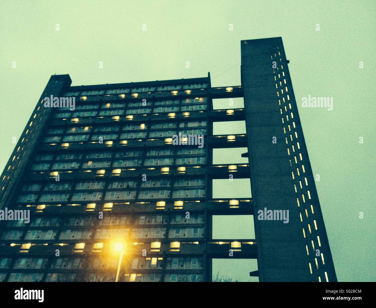 1960s tower block in london hi-res stock photography and images - Alamy
