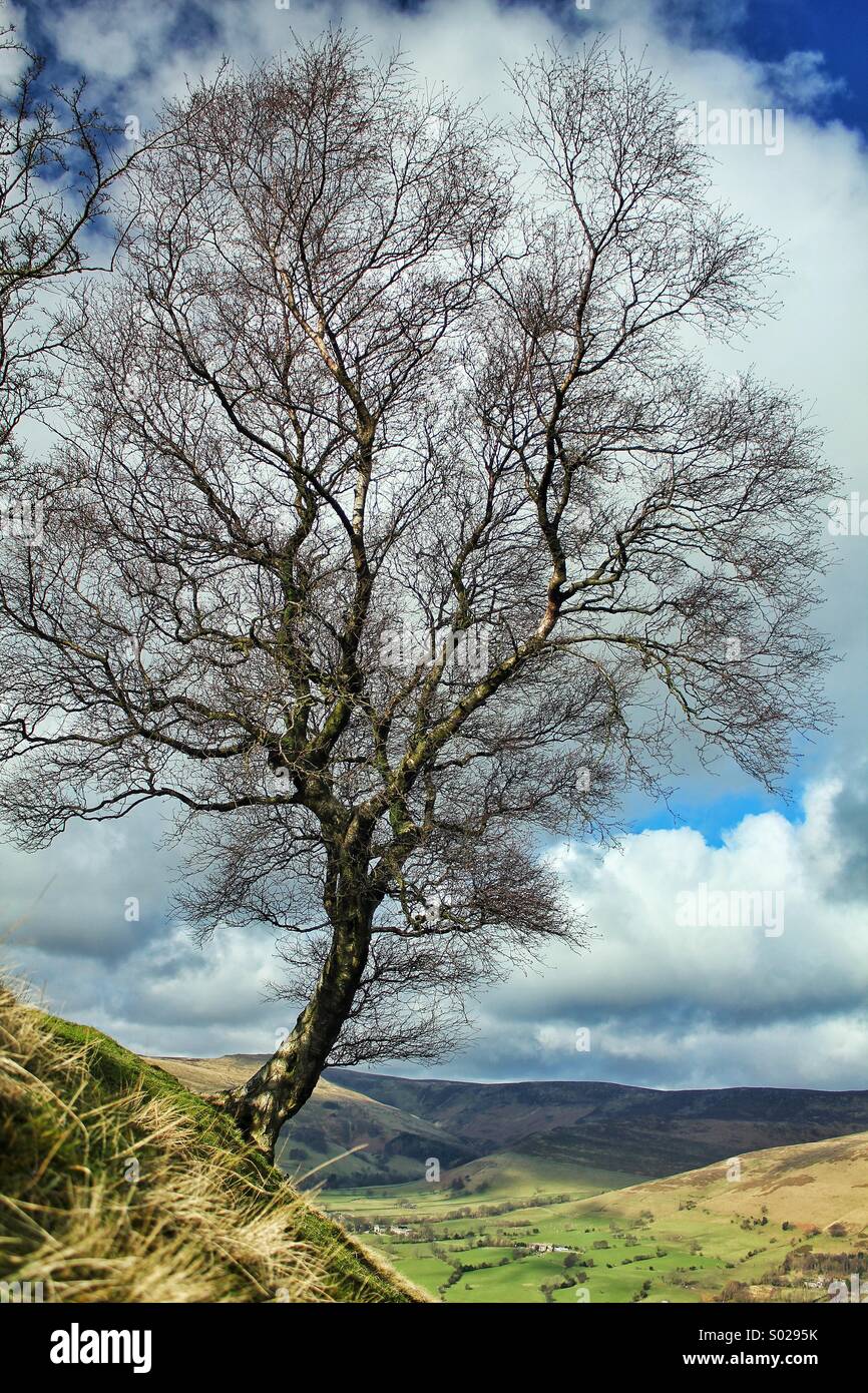 Outlined hills hi-res stock photography and images - Alamy