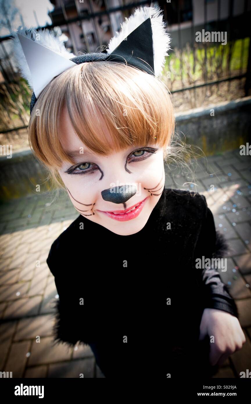 Cat and girl hi-res stock photography and images - Alamy