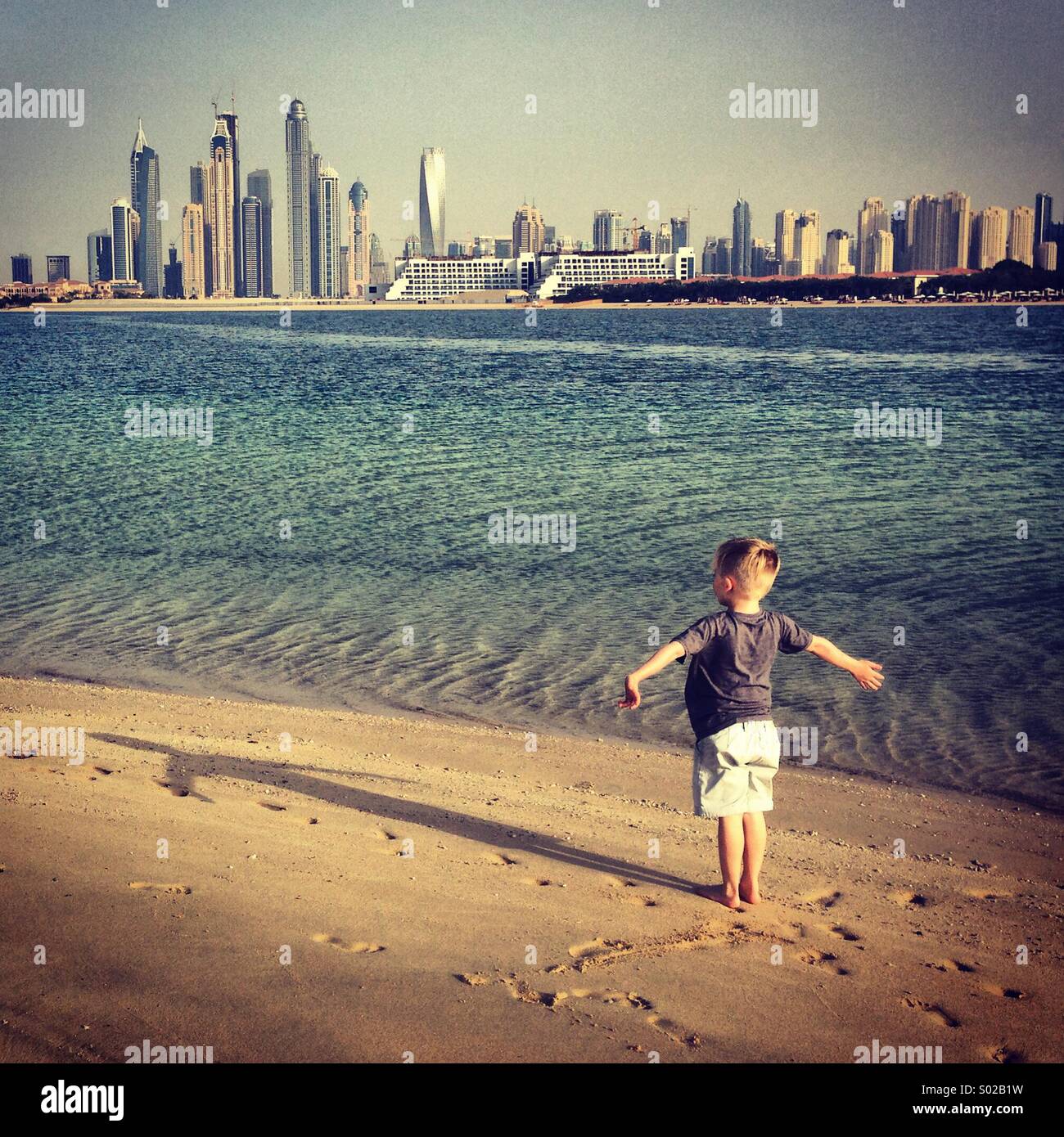 Middle east boy hi-res stock photography and images - Alamy