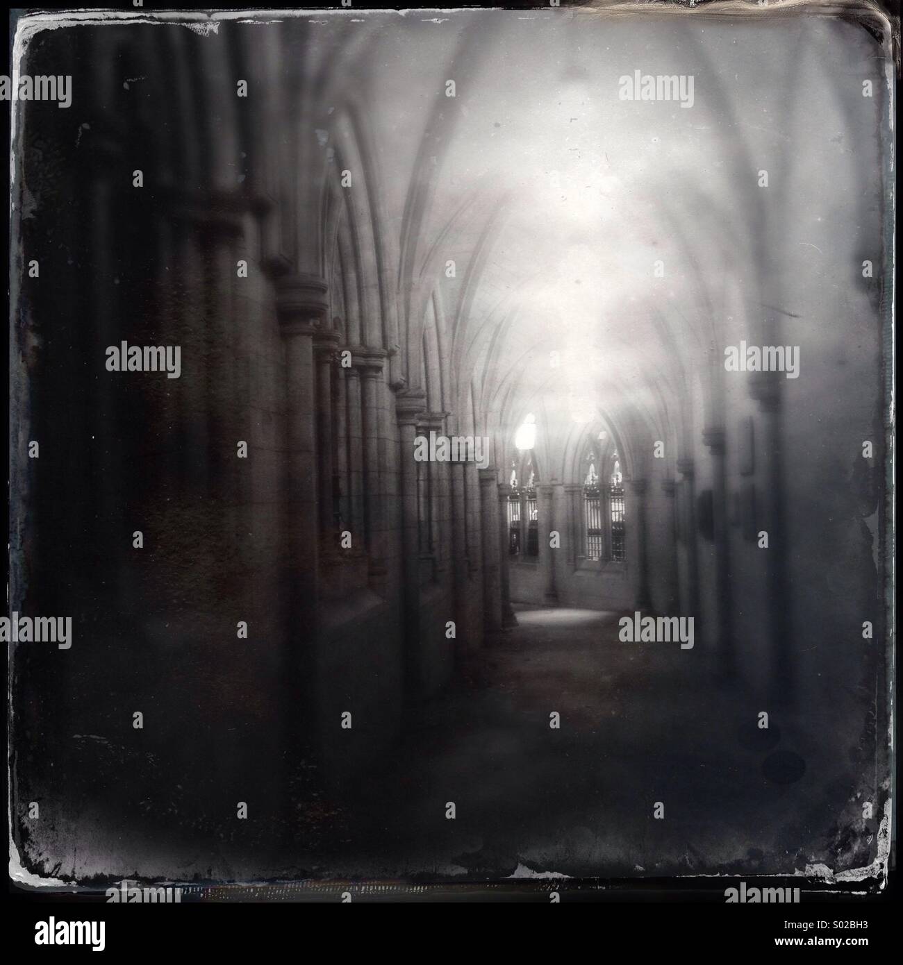 Haunted archway hi-res stock photography and images - Alamy