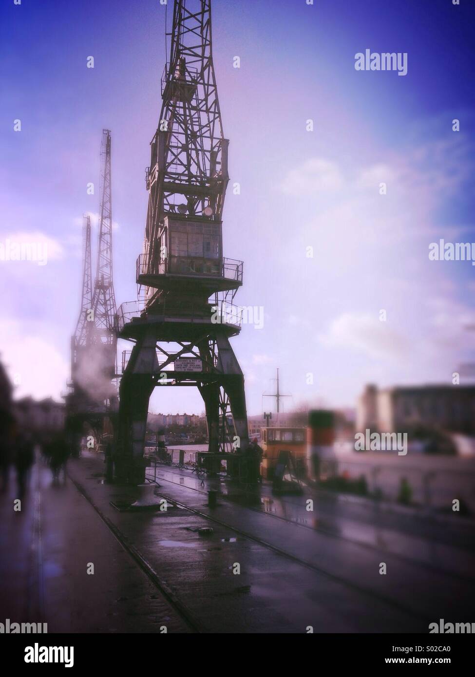 Industrial crane bristol hi-res stock photography and images - Alamy