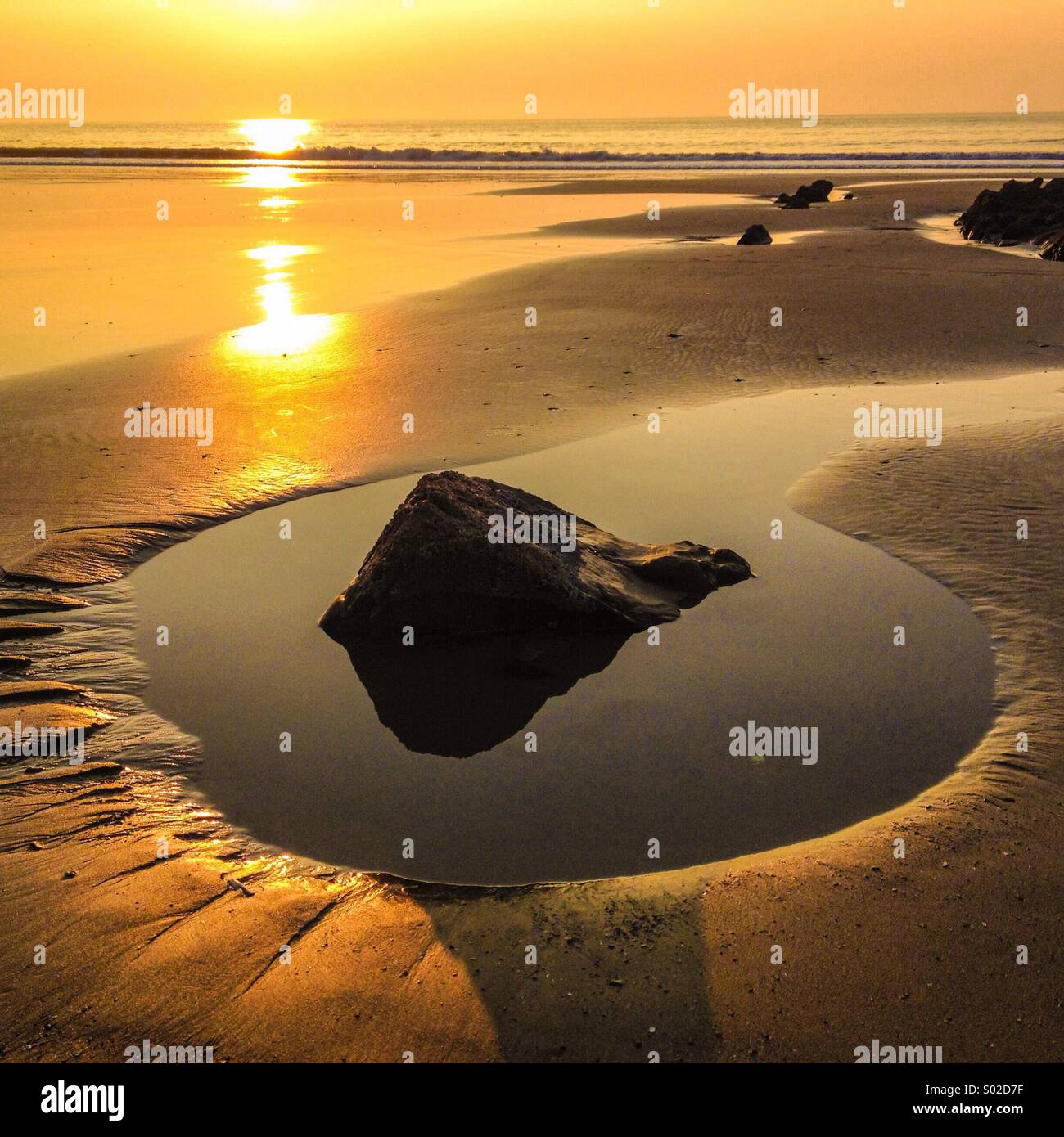 Sandy beach saundersfoot hi-res stock photography and images - Alamy