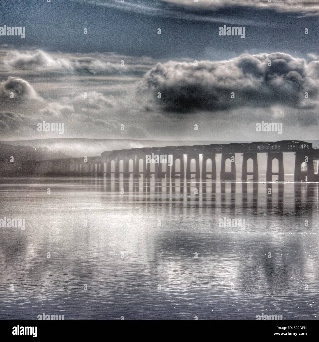 Tay bridge hi-res stock photography and images - Alamy
