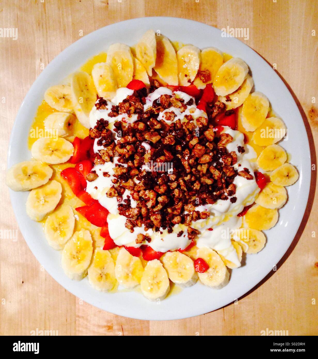 Moroccan fruit dessert Stock Photo - Alamy