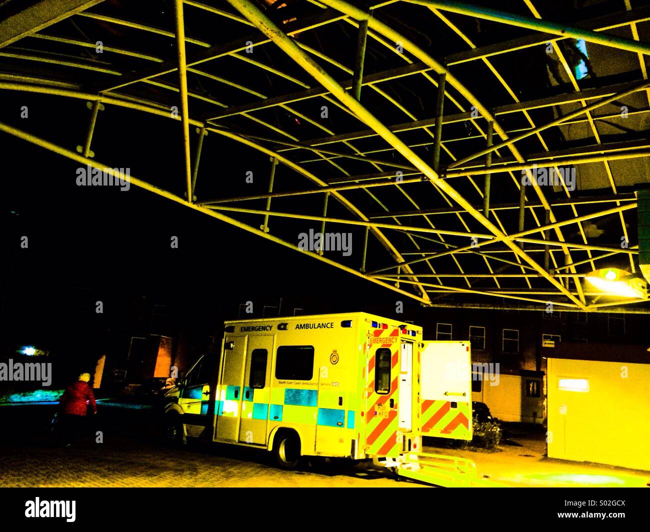 Ambulance and emergency night hi-res stock photography and images - Alamy