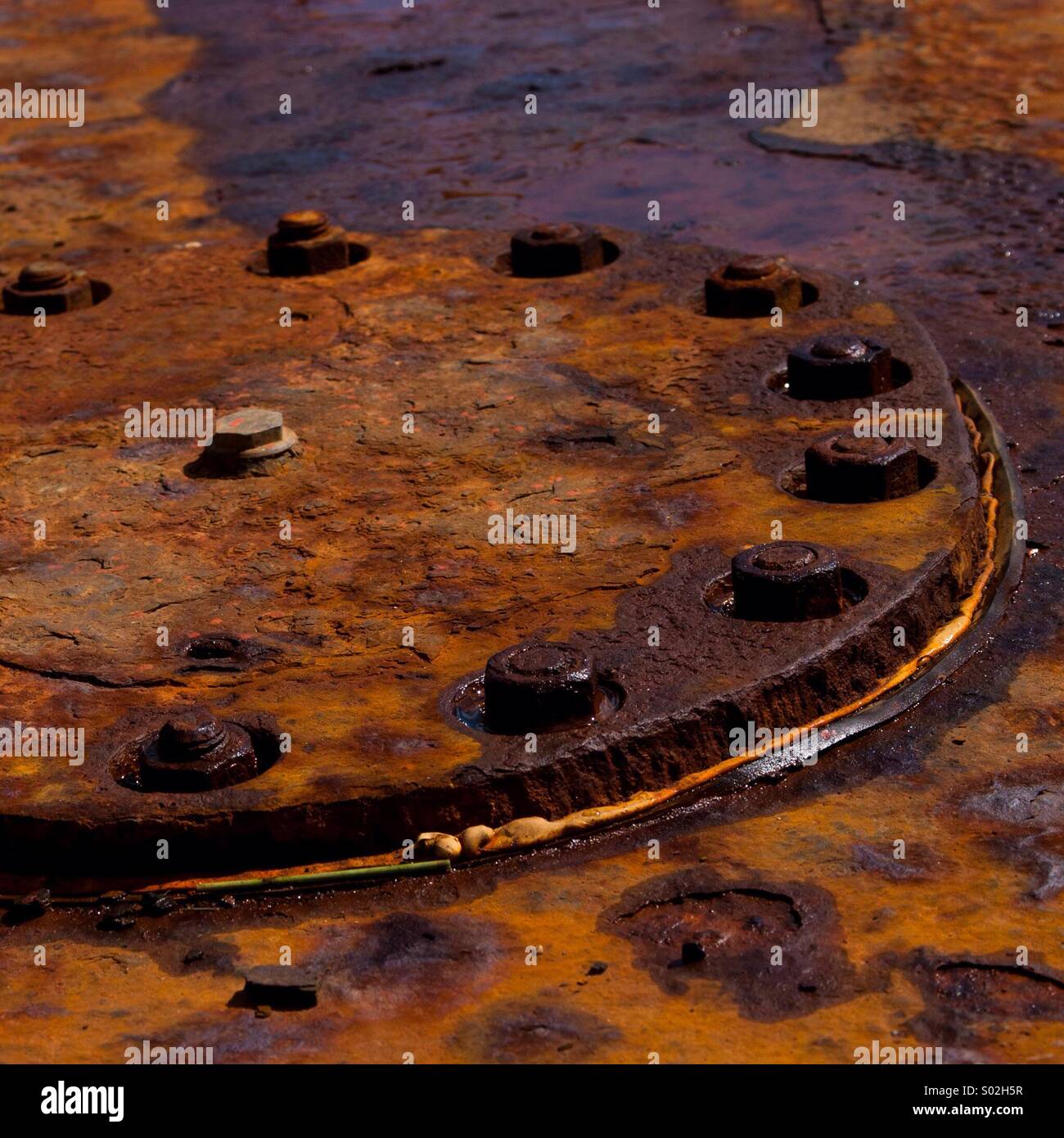 Rust cover hi-res stock photography and images - Alamy