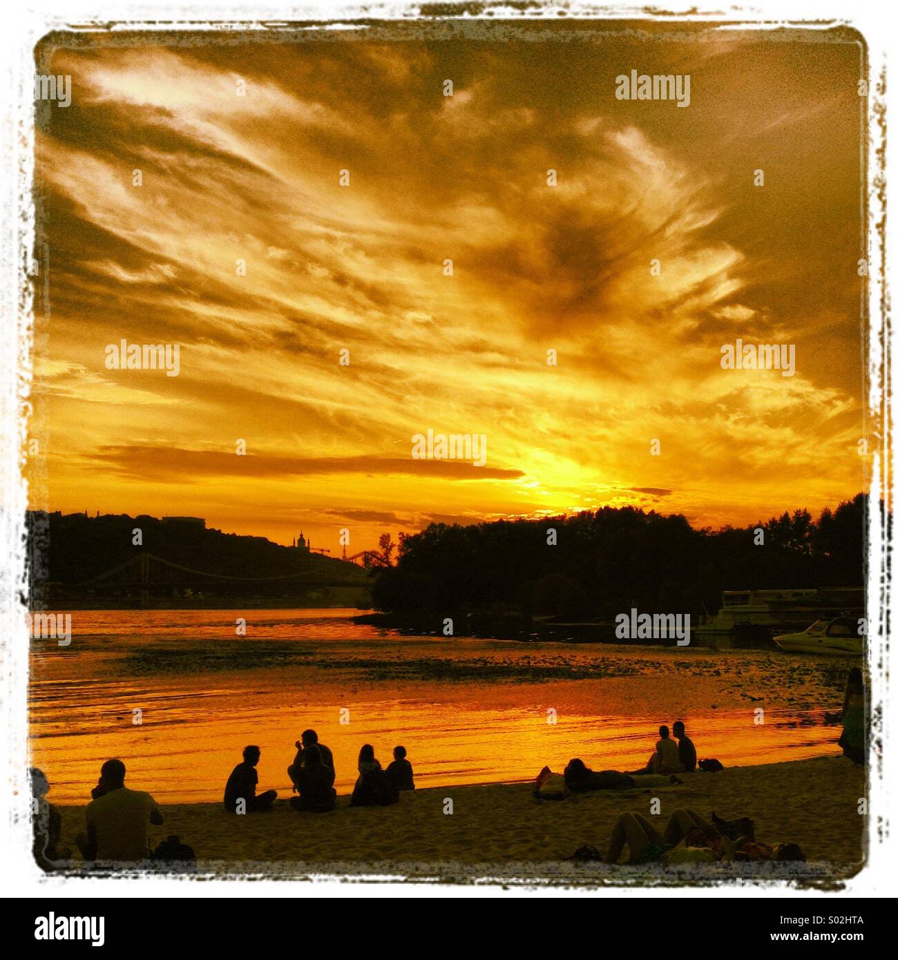 The brink of river hi-res stock photography and images - Alamy