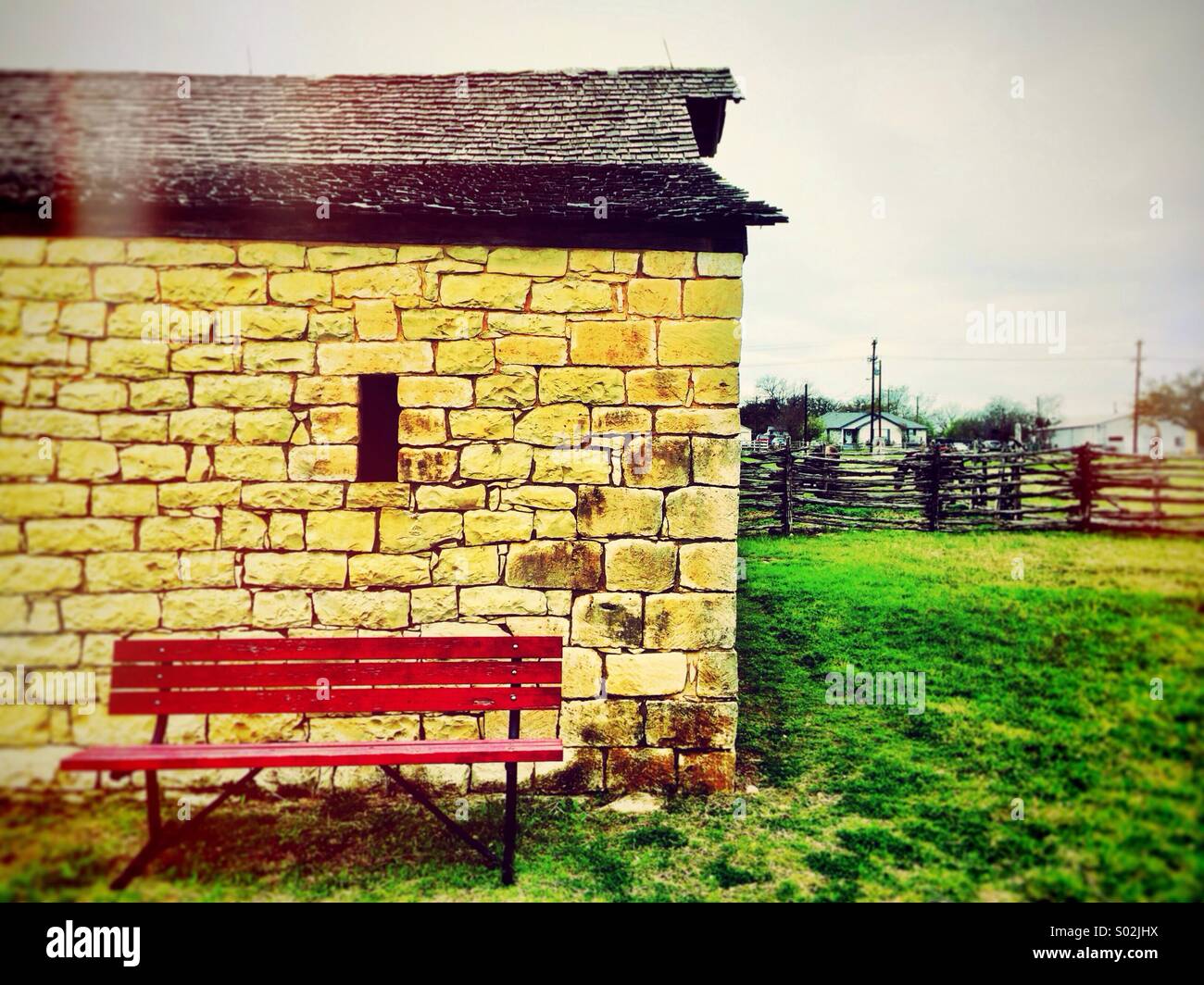 Red old bench hi-res stock photography and images - Alamy