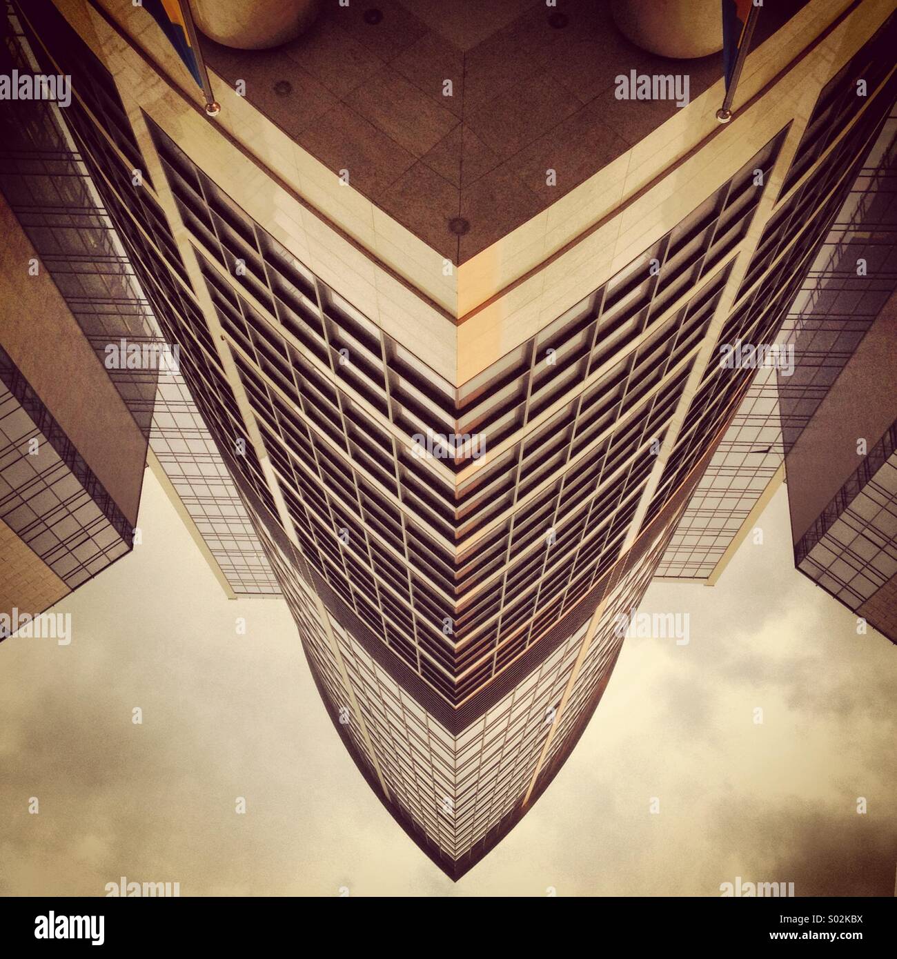 Huge building hi-res stock photography and images - Alamy