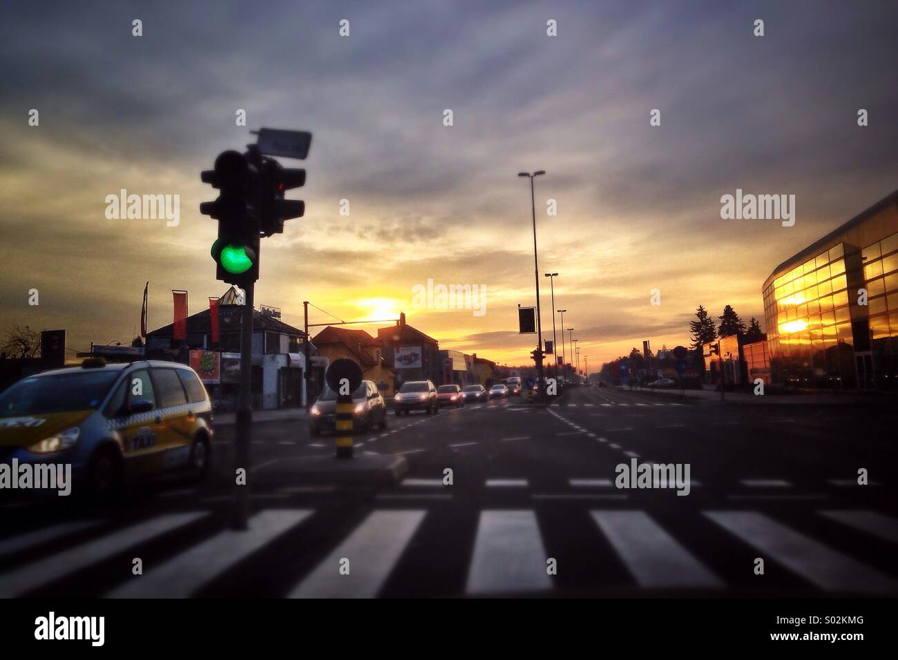 Traffic light sun reflection hi-res stock photography and images - Alamy