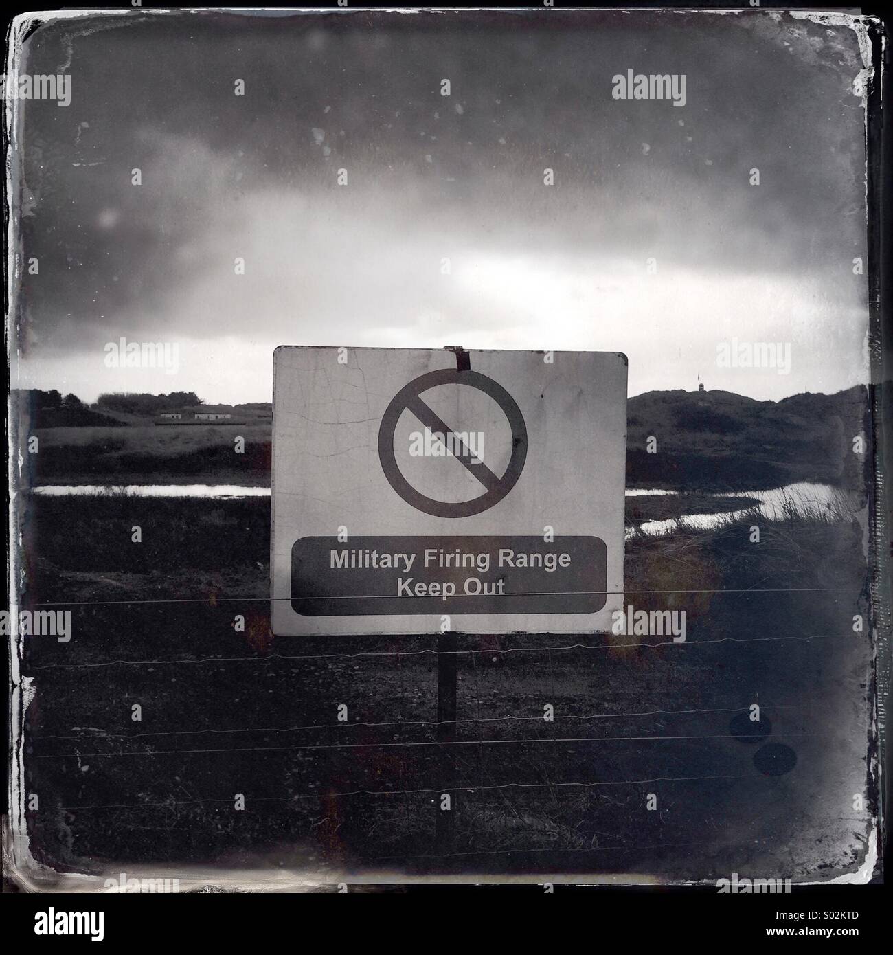 Firing range sign hi-res stock photography and images - Alamy