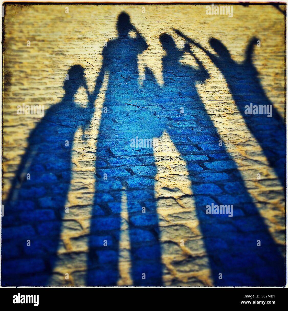 Mother and children silhouette shadow hi-res stock photography and ...