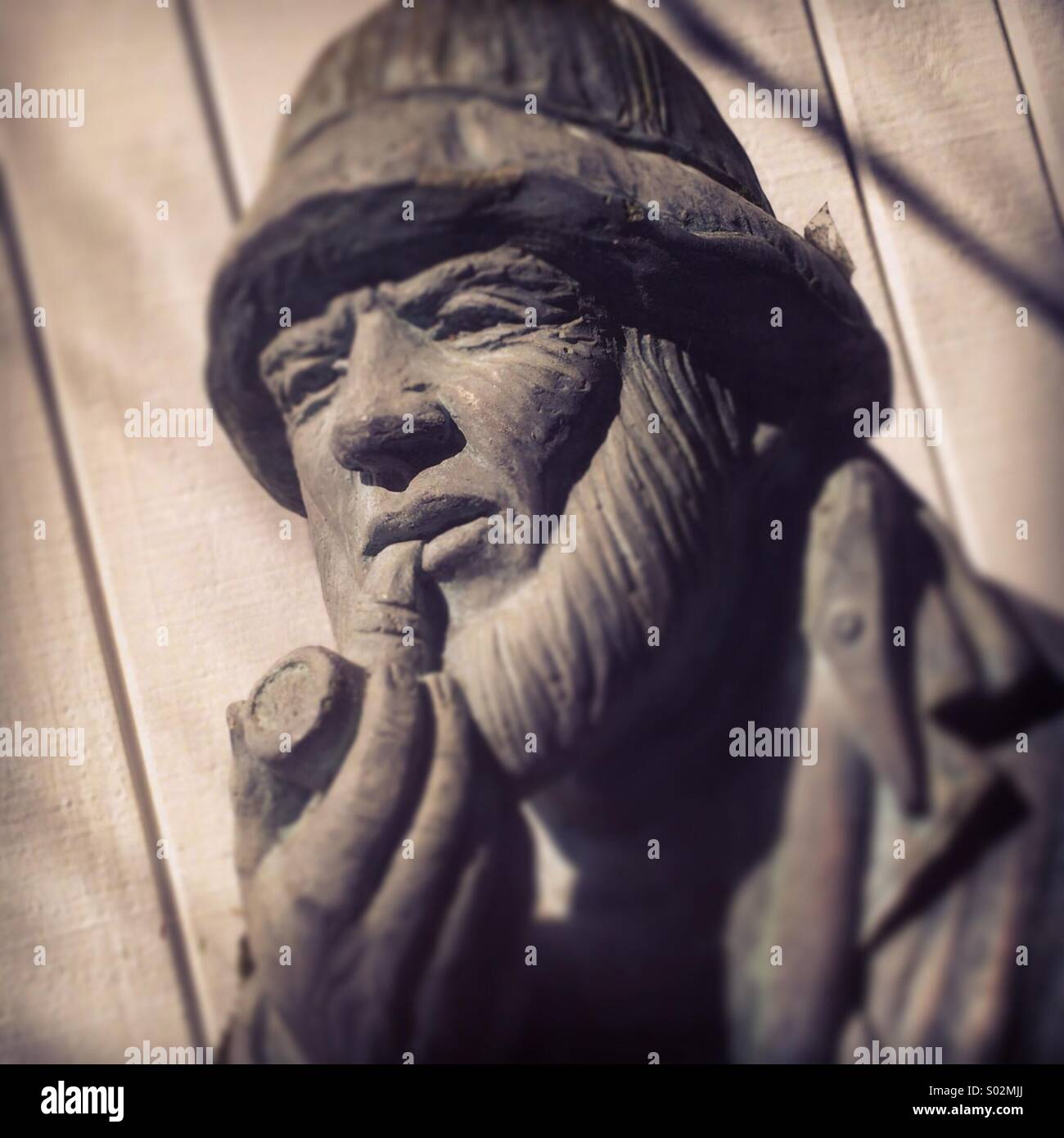 Thinking man statue hi-res stock photography and images - Alamy