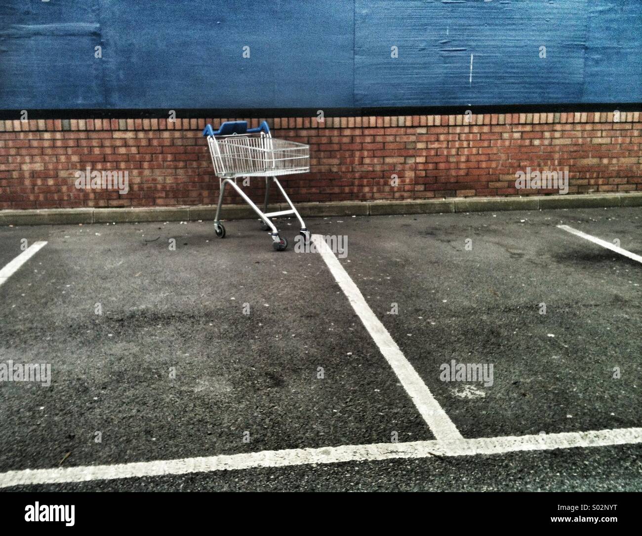 Empty shopping trolley hi-res stock photography and images - Alamy